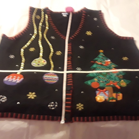 Holiday Editions | Sweaters | Xmas Vest Tree Balls Decorated | Poshmark